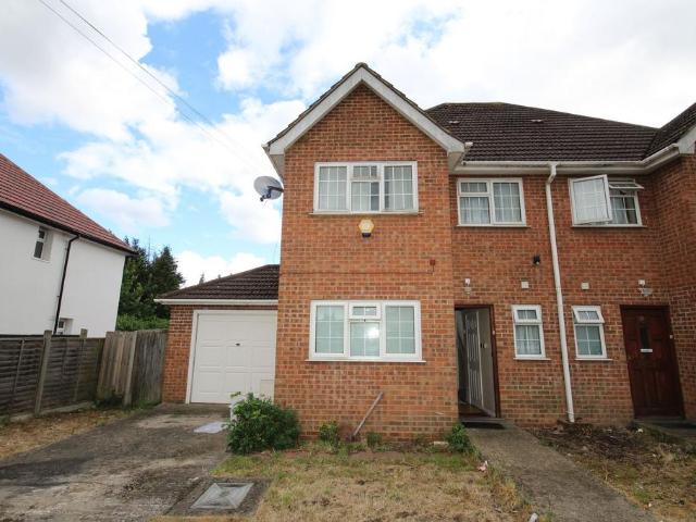6 bedroom semi detached house to rent