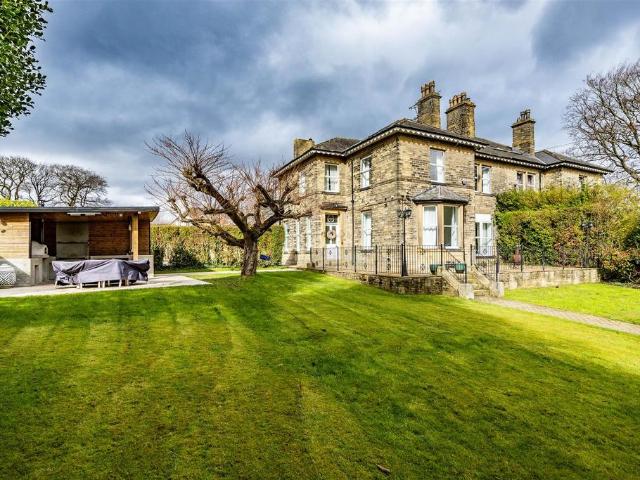 6 bedroom semi detached house to rent