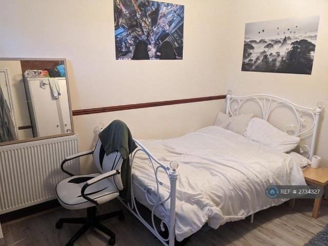 6 bedroom semi detached house to rent