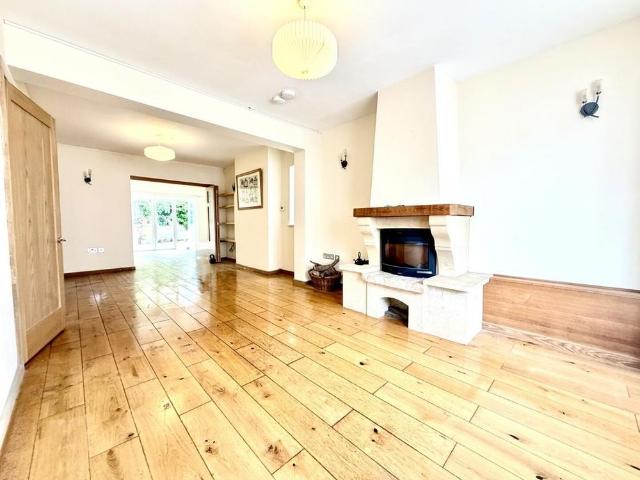 6 bedroom semi detached house to rent