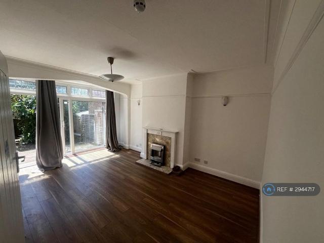 6 bedroom semi detached house to rent