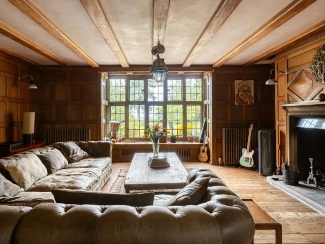 6 bedroom semi detached house to rent