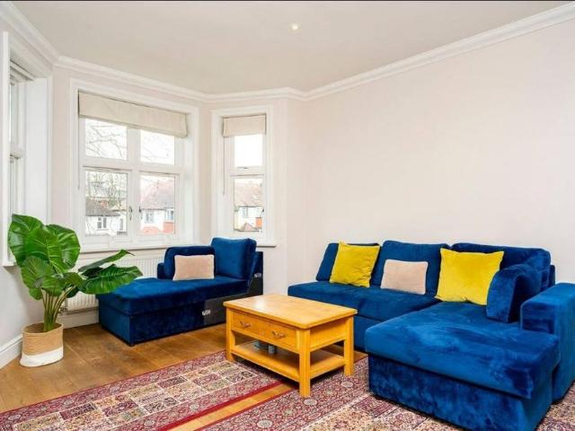 6 bedroom semi detached house to rent