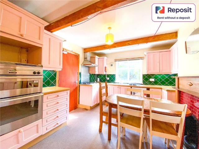 6 bedroom semi detached house to rent