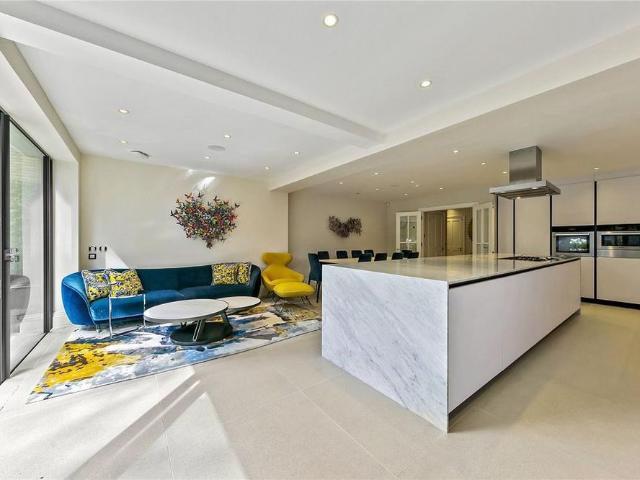 6 bedroom semi detached house to rent