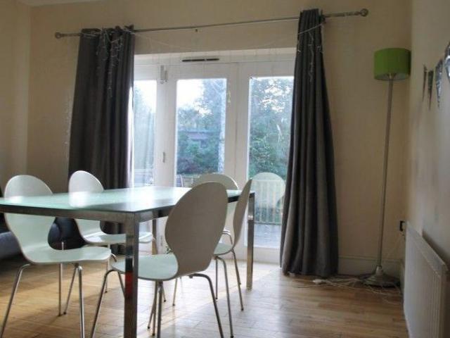 6 bedroom semi detached house to rent