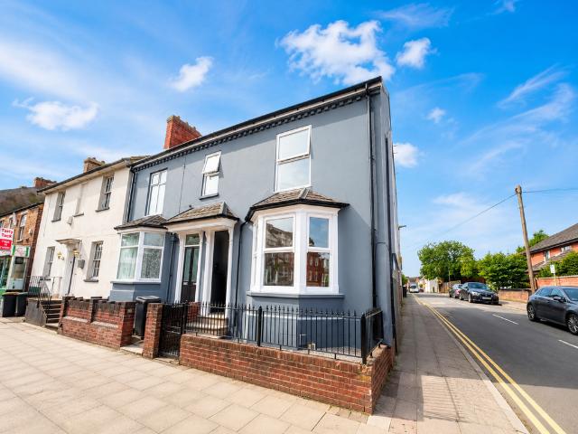 6 bedroom semi detached house to rent