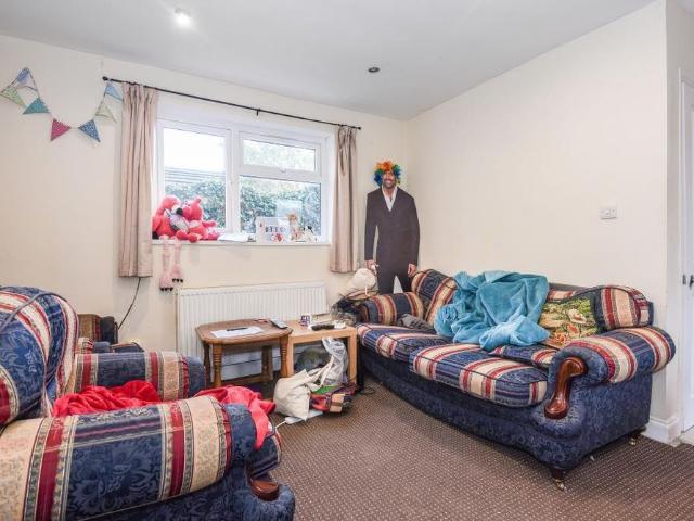 6 bedroom semi detached house to rent