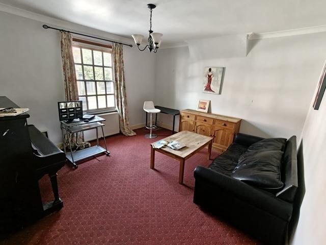 6 bedroom semi detached house to rent