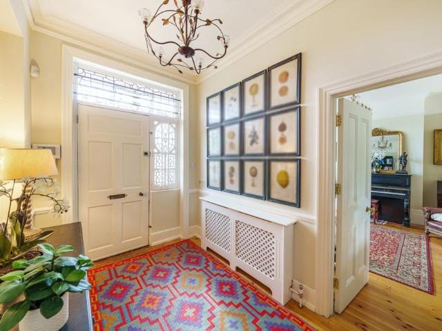 6 bedroom semi detached house to rent