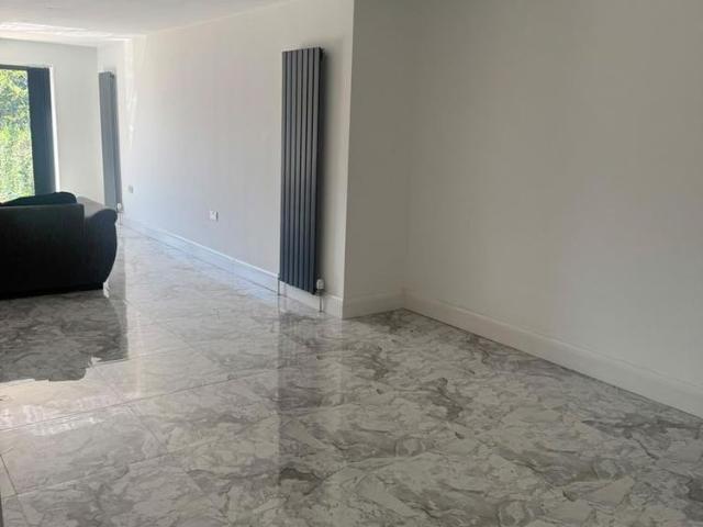 6 bedroom semi detached house to rent