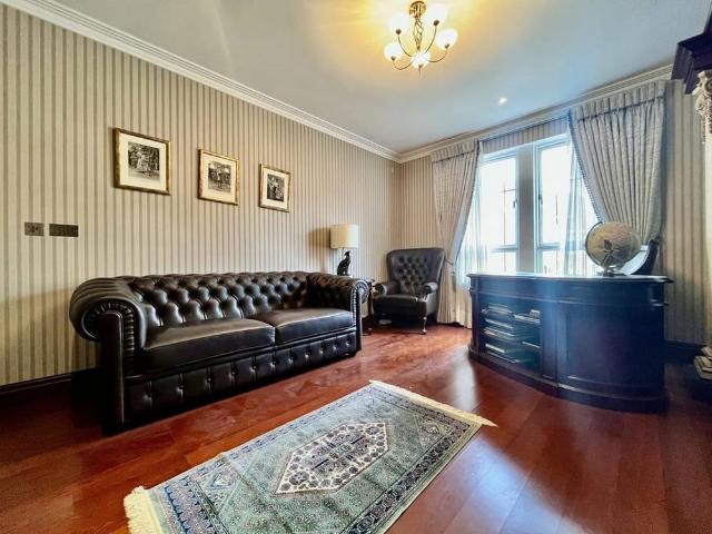 6 bedroom semi detached house to rent