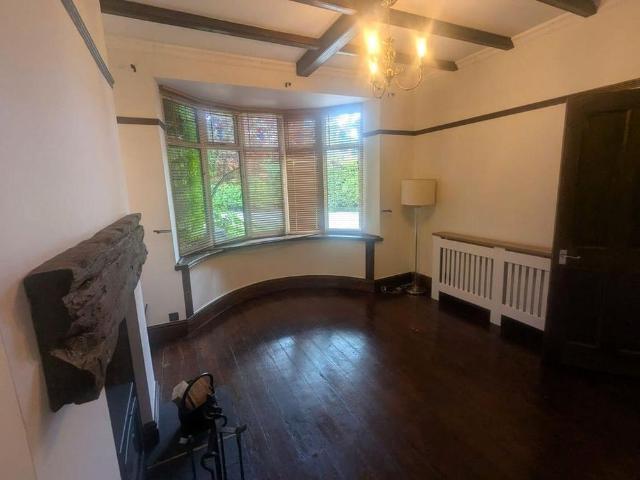 6 bedroom semi detached house to rent
