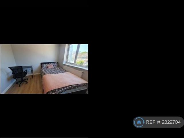 6 bedroom semi detached house to rent