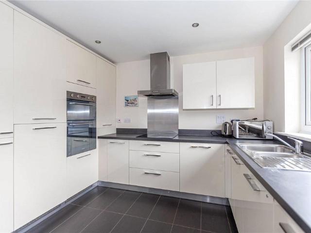 1 bedroom semi detached house to rent