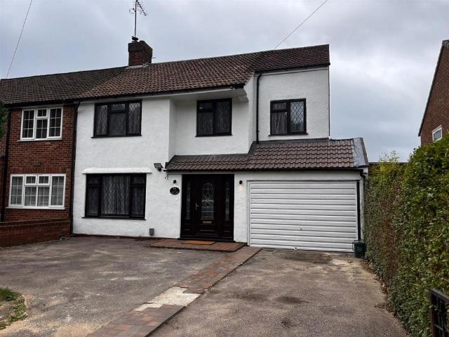 6 bedroom semi detached house to rent