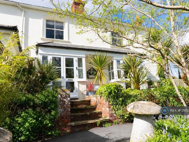 6 bedroom semi detached house to rent