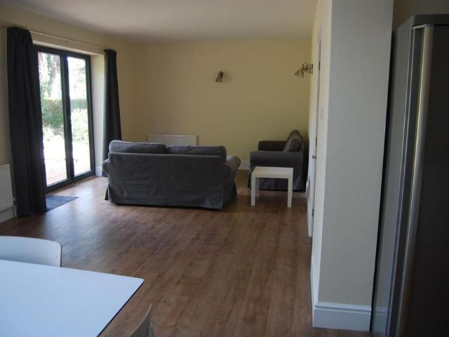 6 bedroom semi detached house to rent