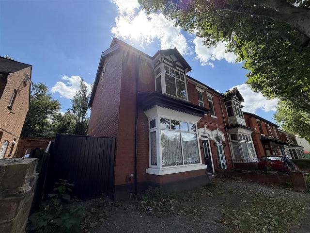 6 bedroom semi detached house to rent