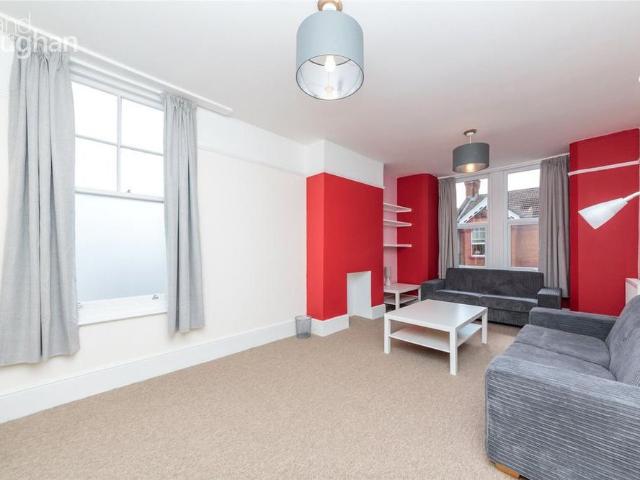 6 bedroom semi detached house to rent