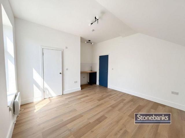 6 bedroom semi detached house to rent