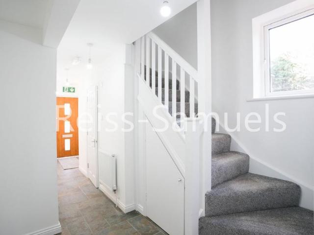 6 bedroom semi detached house to rent