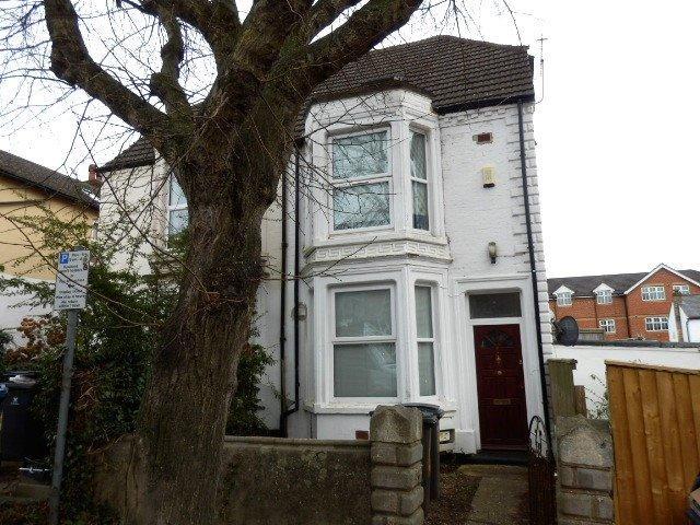 6 bedroom semi detached house to rent