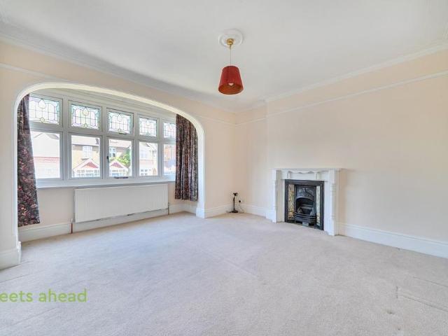 6 bedroom semi detached house to rent