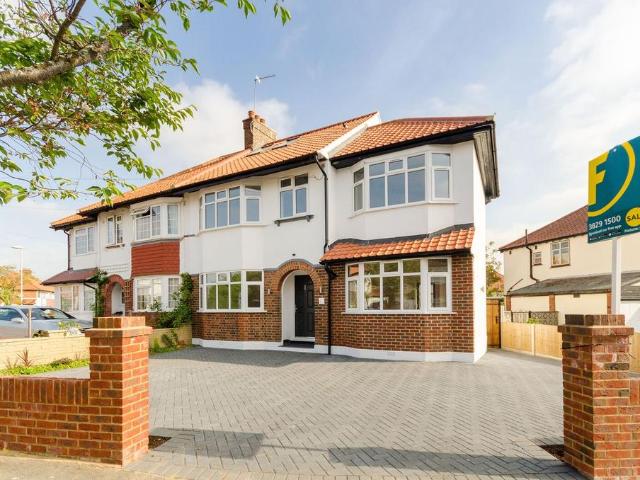 6 bedroom semi detached house to rent
