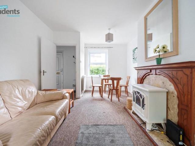 6 bedroom semi detached house to rent
