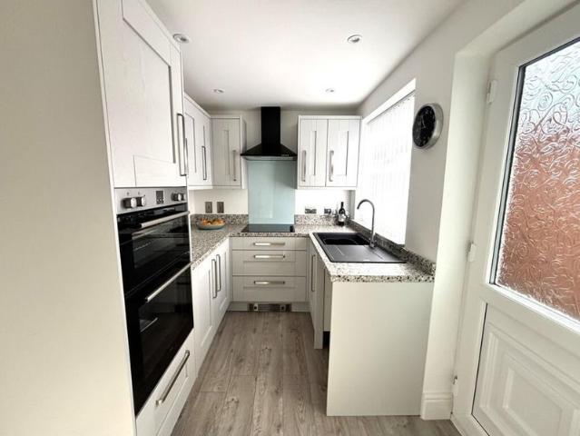 6 Bedroom Semi Detached House to Rent