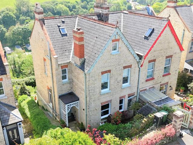 6 bedroom semi detached house for sale