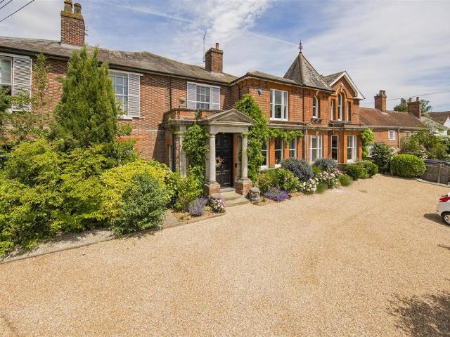 6 bedroom semi detached house for sale