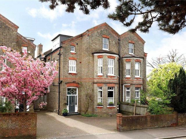 6 bedroom semi detached house for sale