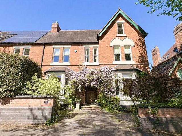 6 bedroom semi detached house for sale