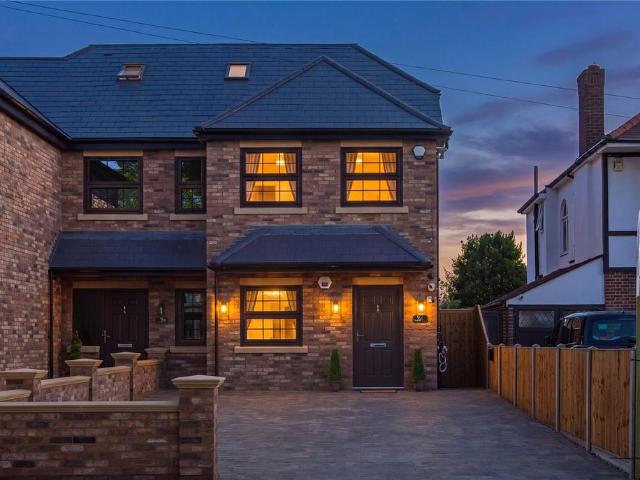 6 bedroom semi detached house for sale