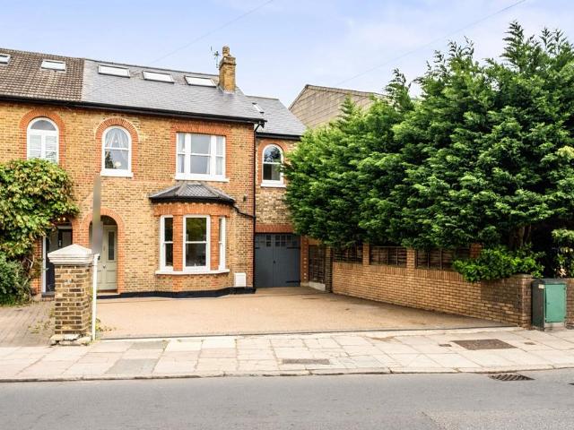 6 bedroom semi detached house for sale