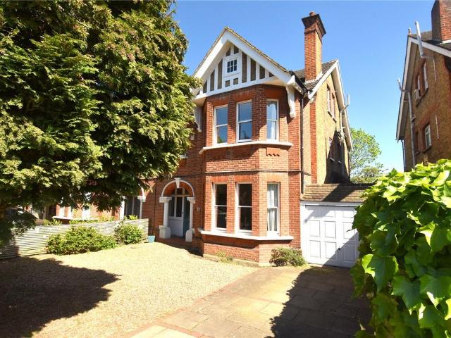 6 bedroom semi detached house for sale