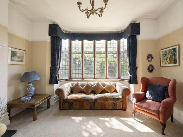 6 bedroom semi detached house for sale