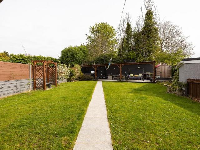 6 bedroom semi detached house for sale