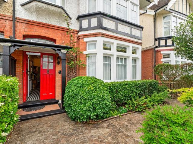 6 bedroom semi detached house for sale