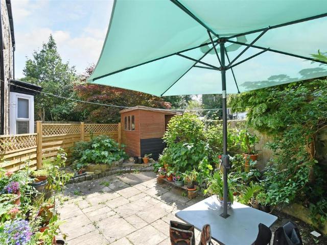 6 bedroom semi detached house for sale