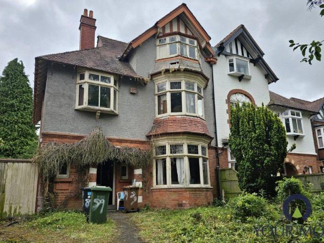 6 bedroom semi detached house for sale