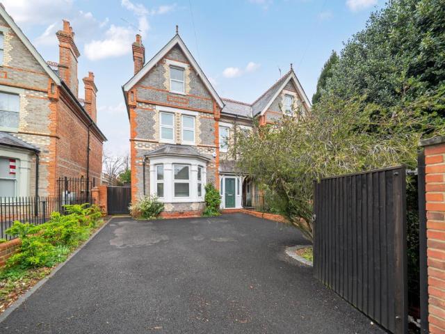 6 bedroom semi detached house for sale