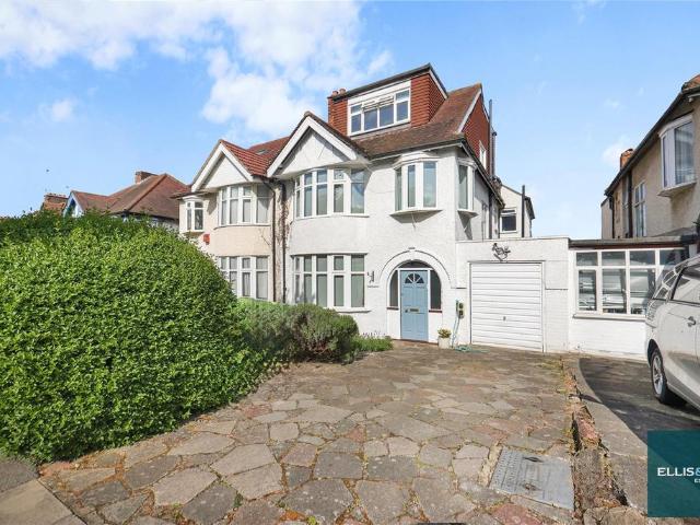 6 bedroom semi detached house for sale