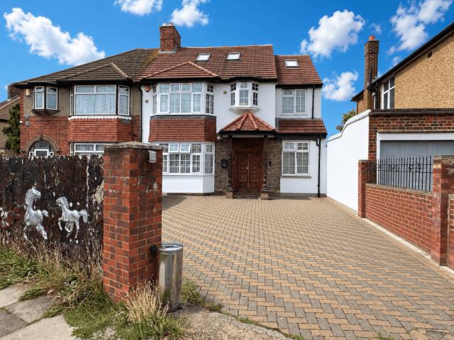 6 bedroom semi detached house for sale