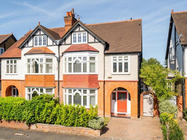 6 bedroom semi detached house for sale