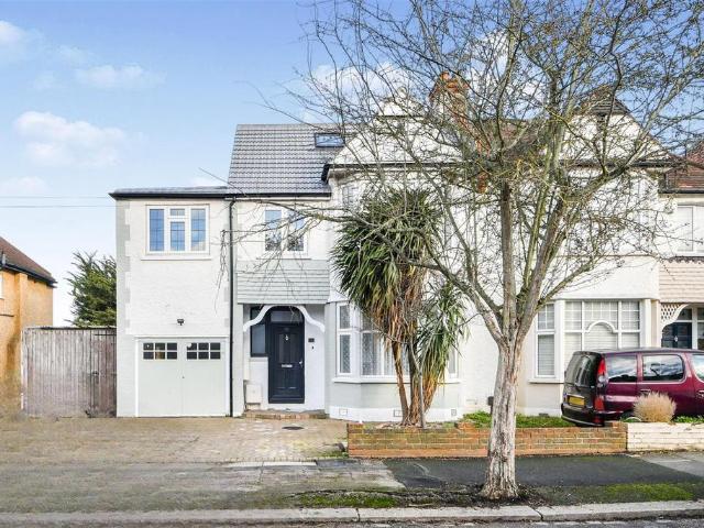 6 bedroom semi detached house for sale