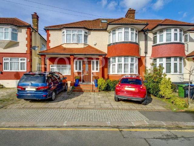6 bedroom semi detached house for sale