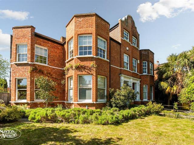 6 bedroom semi detached house for sale